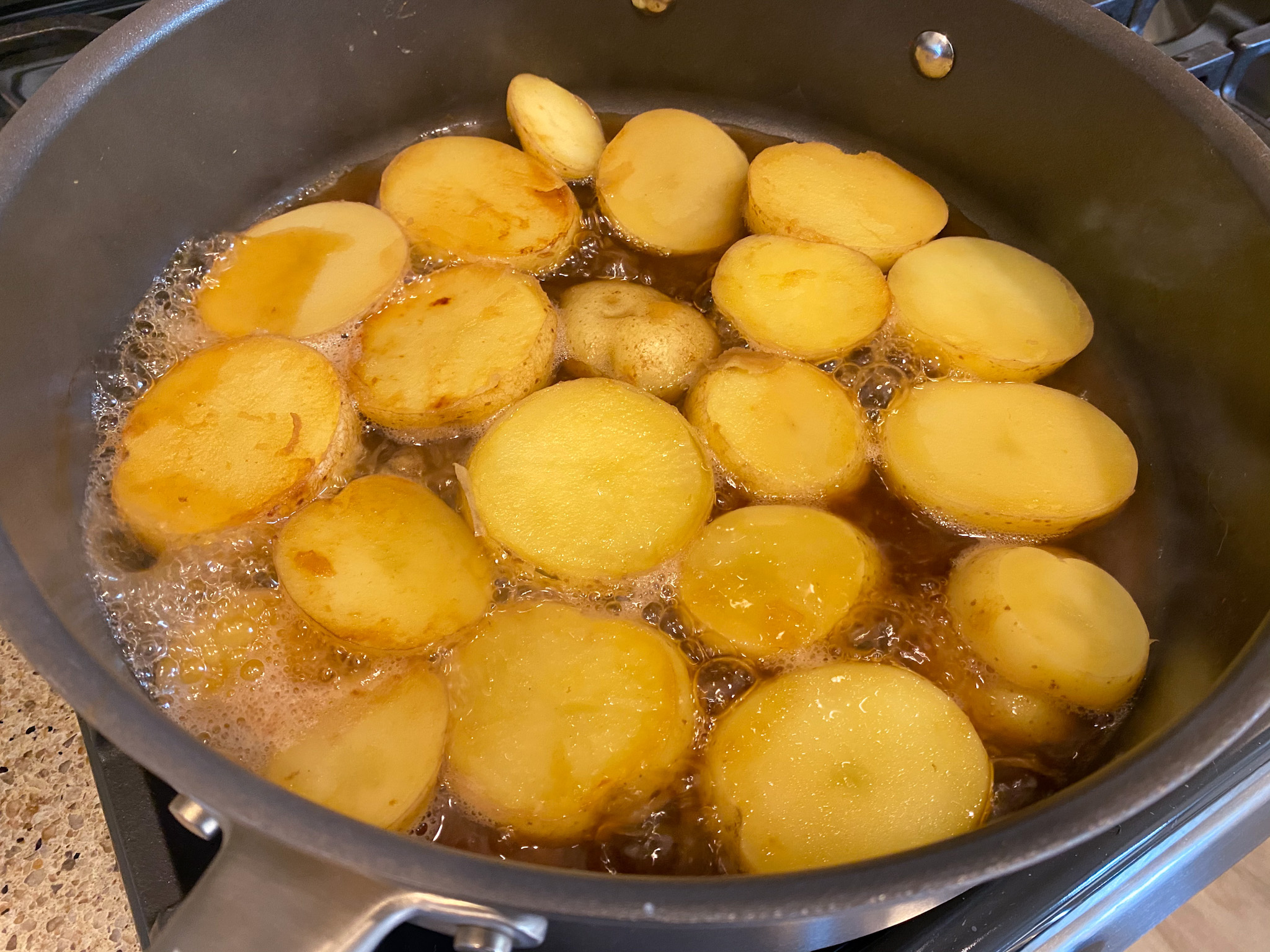 Aloo Gobi Matar (Cauliflower Potato Pea Curry) - Pebbles and Toast