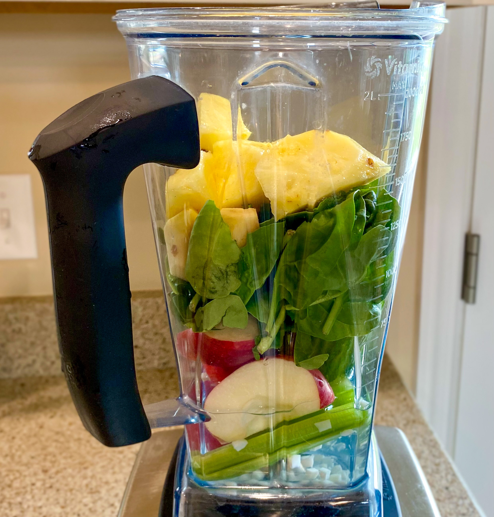 Clean Green Detox Smoothie - Pebbles and Toast